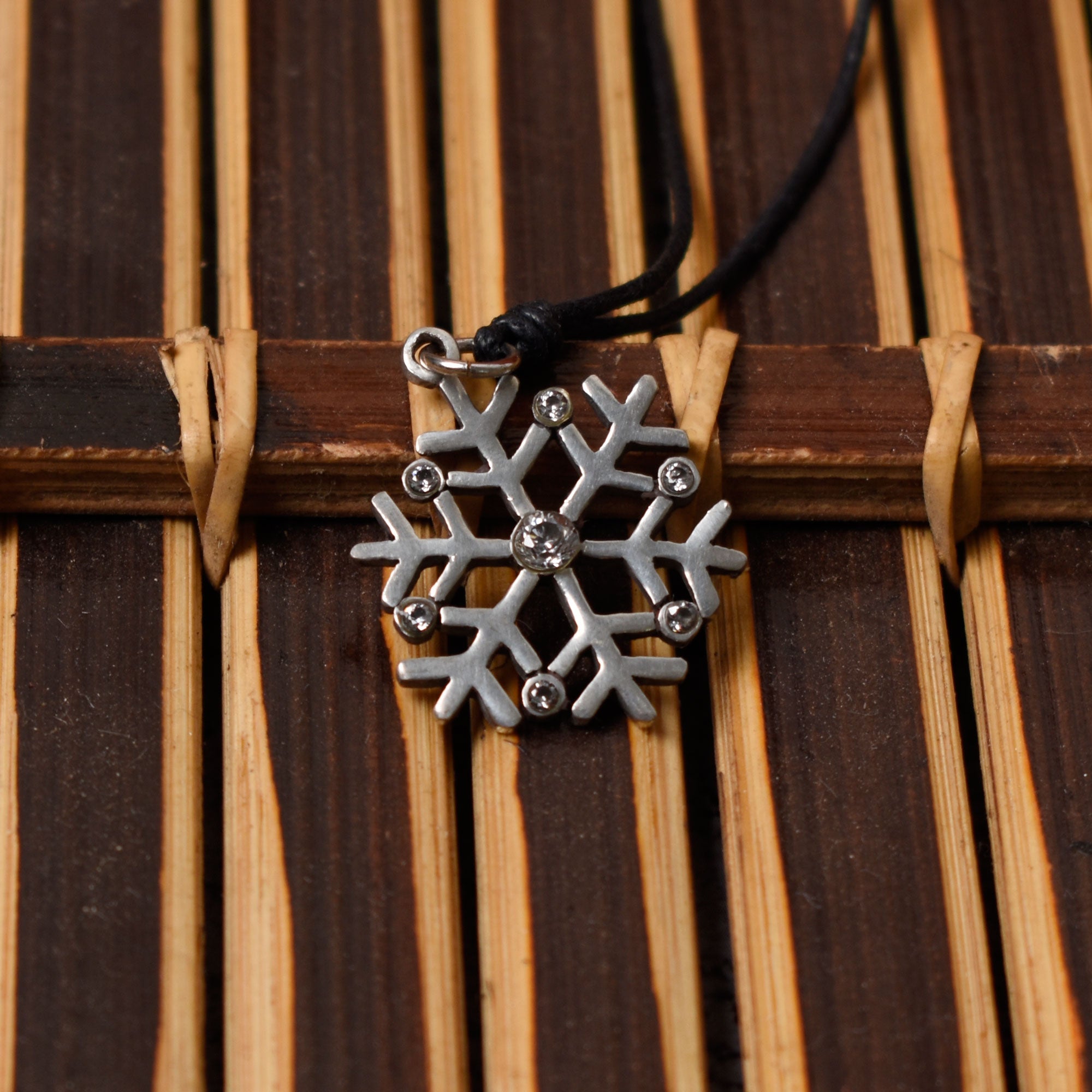 Lovely Crystal Snow Flower Silver Pewter Charm Necklace Pendant Jewelr ...